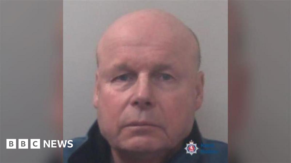 Kent: Former teacher who sexually abused student jailed - BBC News