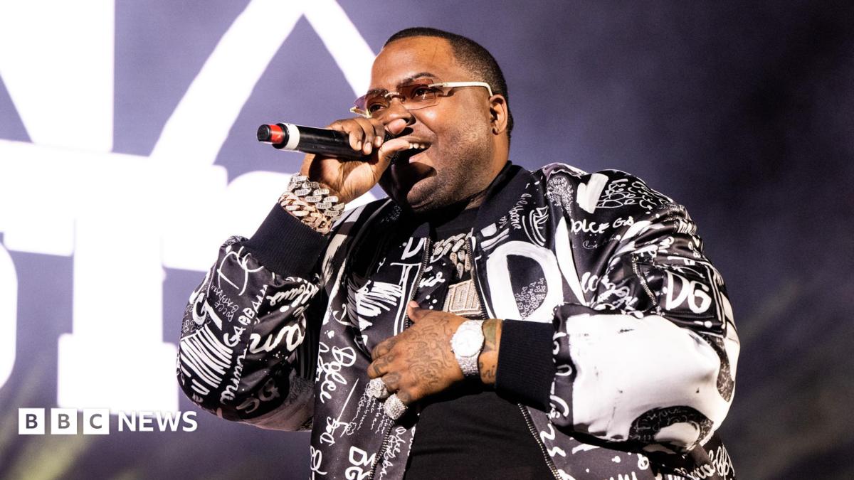 Rapper Sean Kingston agrees to return to Florida in fraud case - BBC News