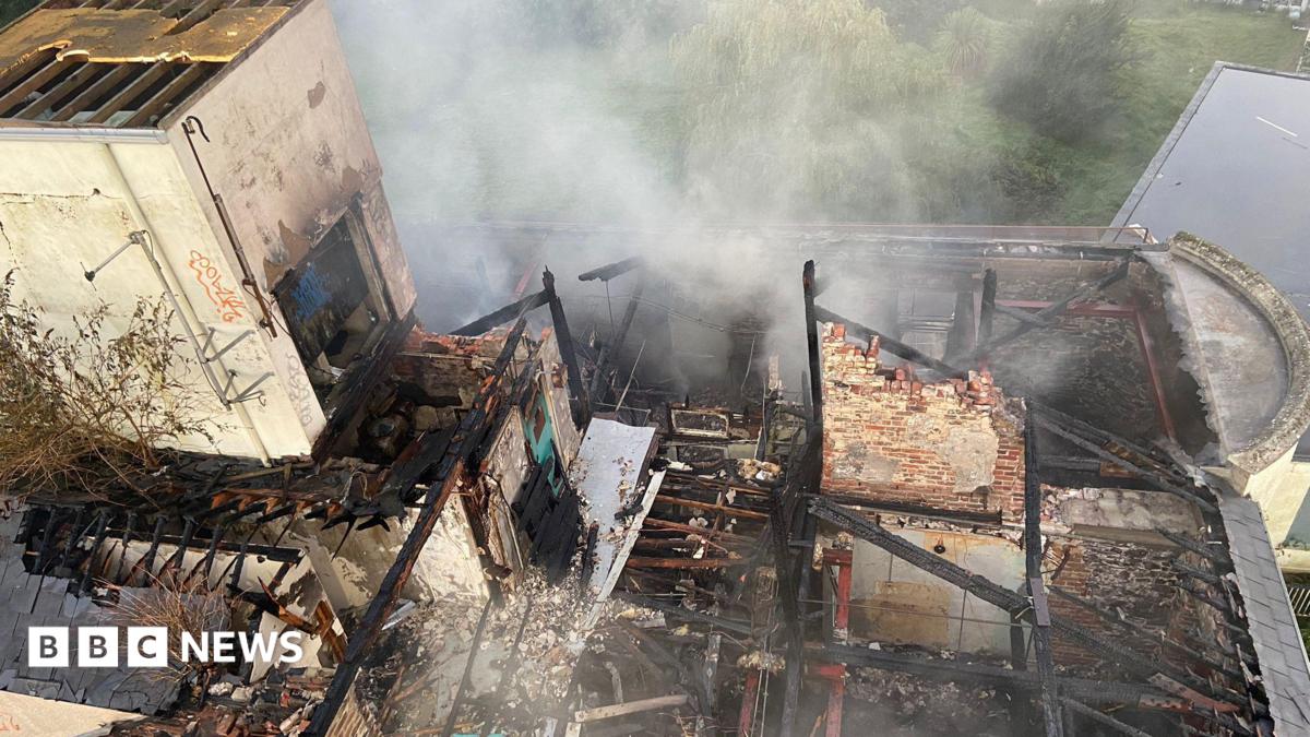 Firefighters say fire at derelict hospital site was deliberate - BBC News