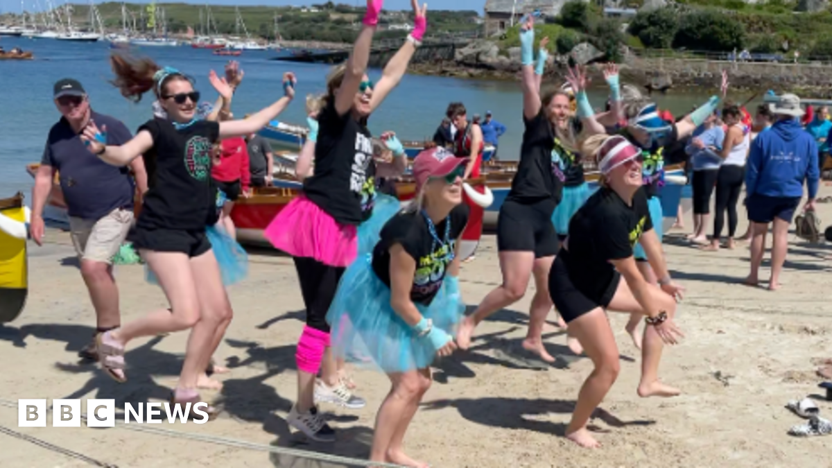 Isles of Scilly 'epic and fun' for gig rowing championships - BBC News