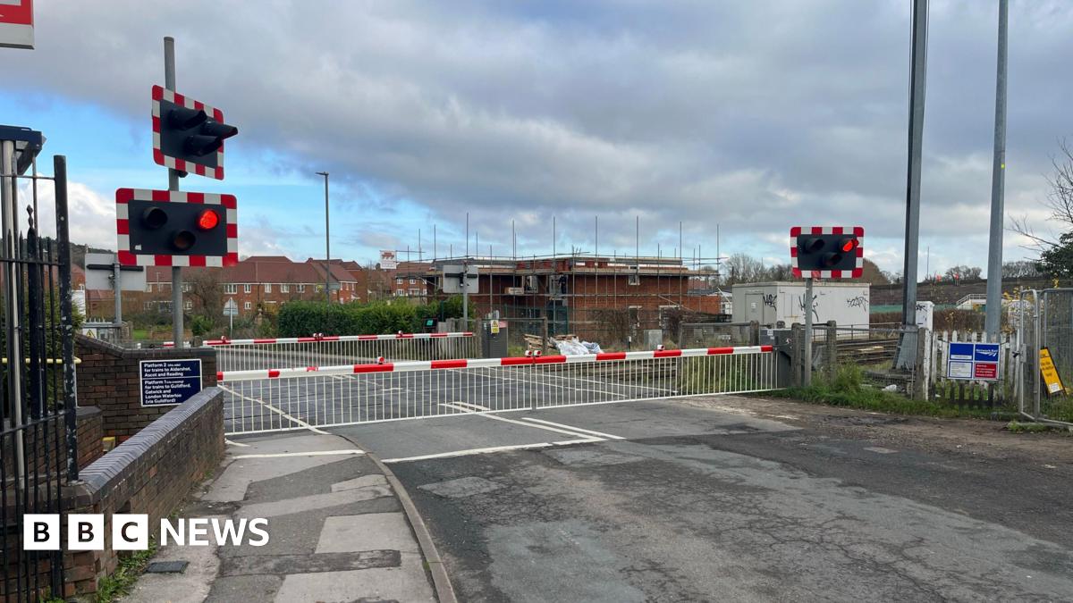 Ash: Call made for paperwork for new bridge amid delays - BBC News