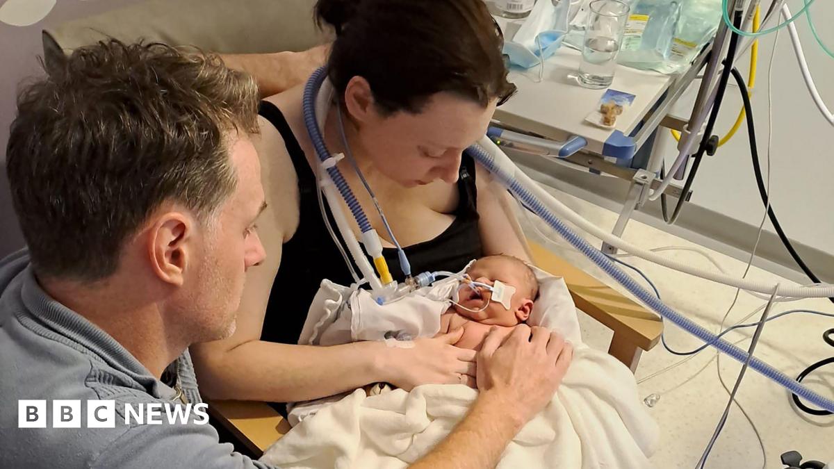 Baby Liliwen Thomas died after unattended mum gave birth in coma - BBC News