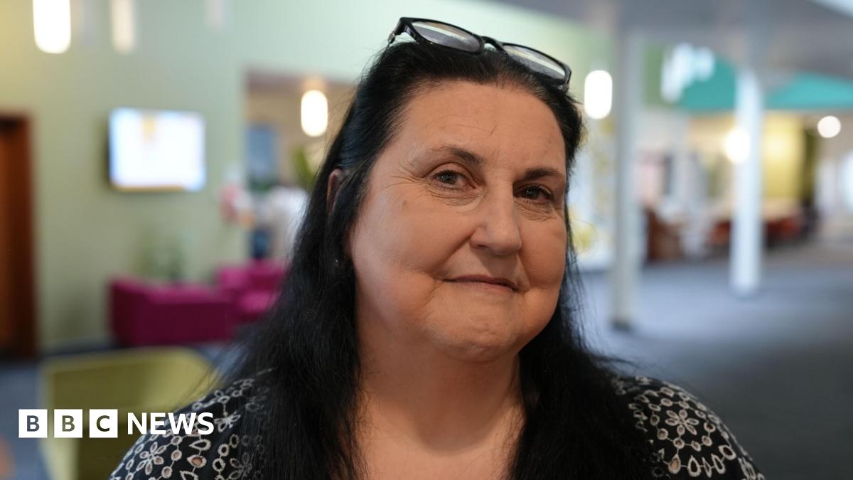 End of life care: Dying 'face postcode lottery' - BBC News