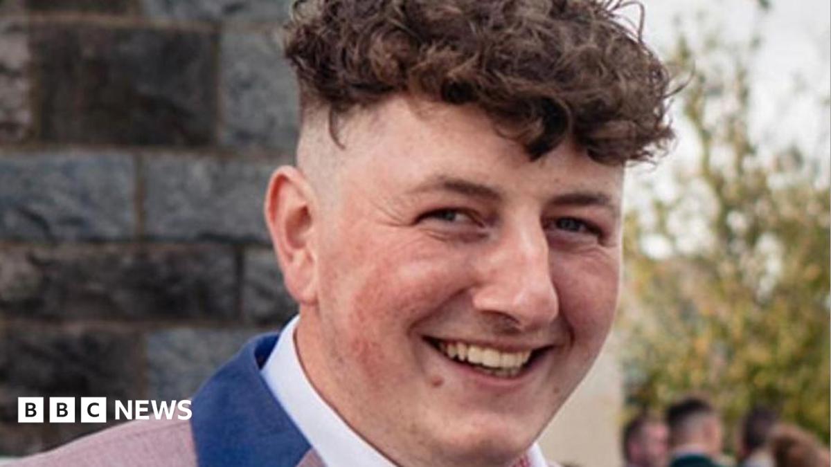 Ballymagorry: Murder victim named as Kyle McDermott - BBC News