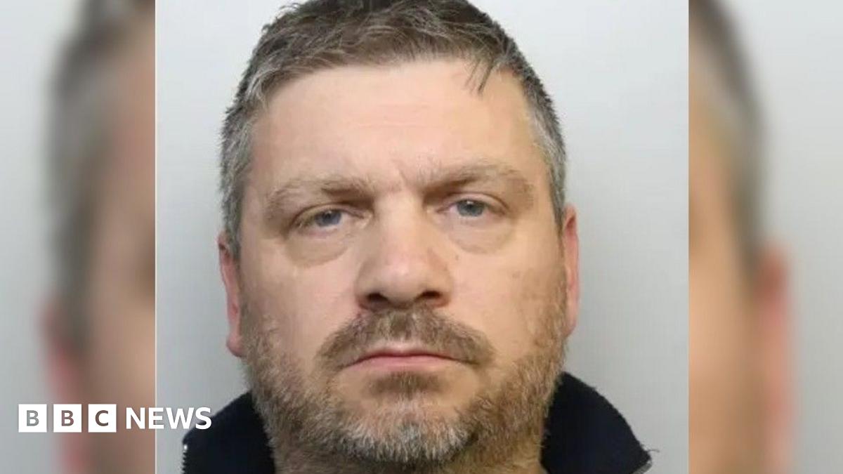 'Dangerous' Bristol man jailed for abusing children online - BBC News