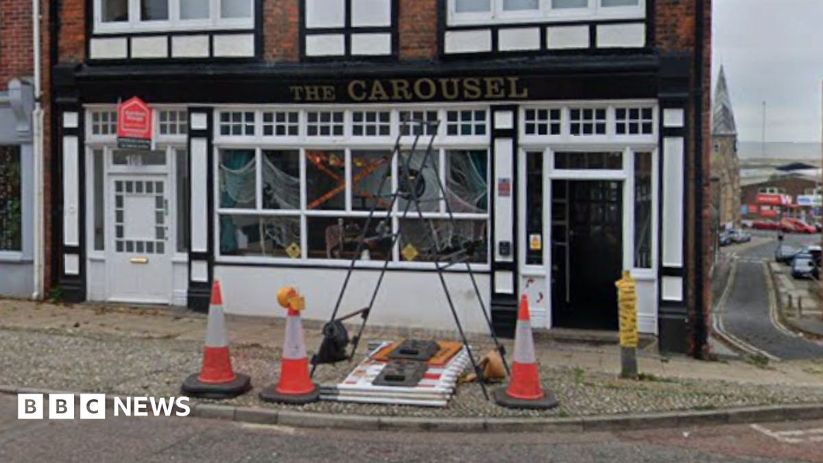 Lowestoft pub is shut down after drugs and noise complaints - BBC News