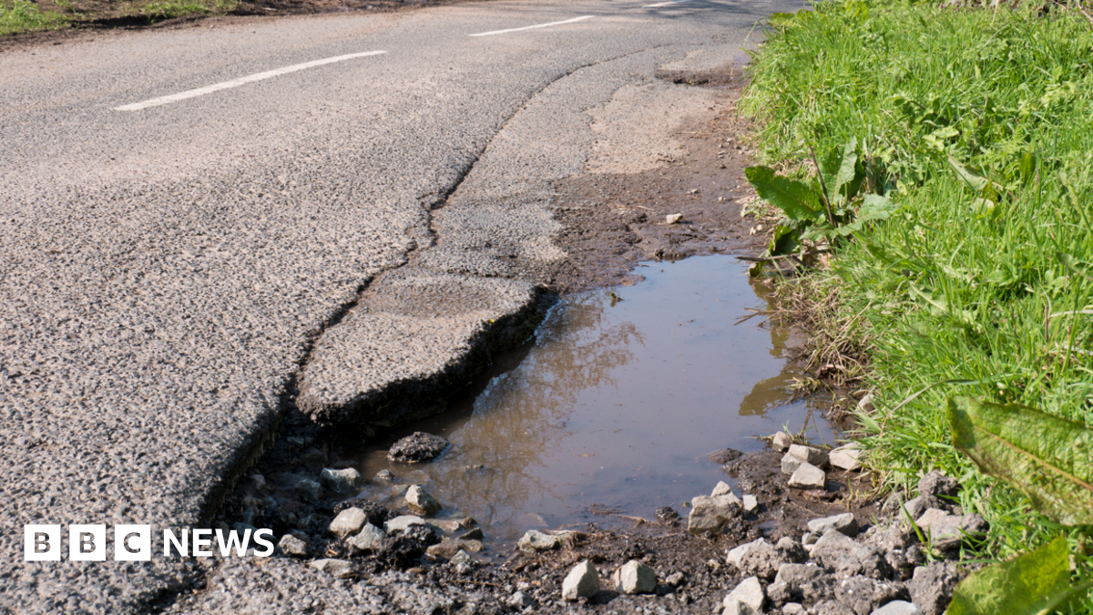 Potholes: Surrey unveils £8.5m summer road spending plans - BBC News