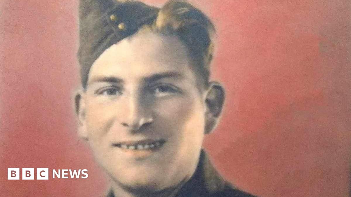 World War Two soldier's bear taken to every Remembrance in March - BBC News