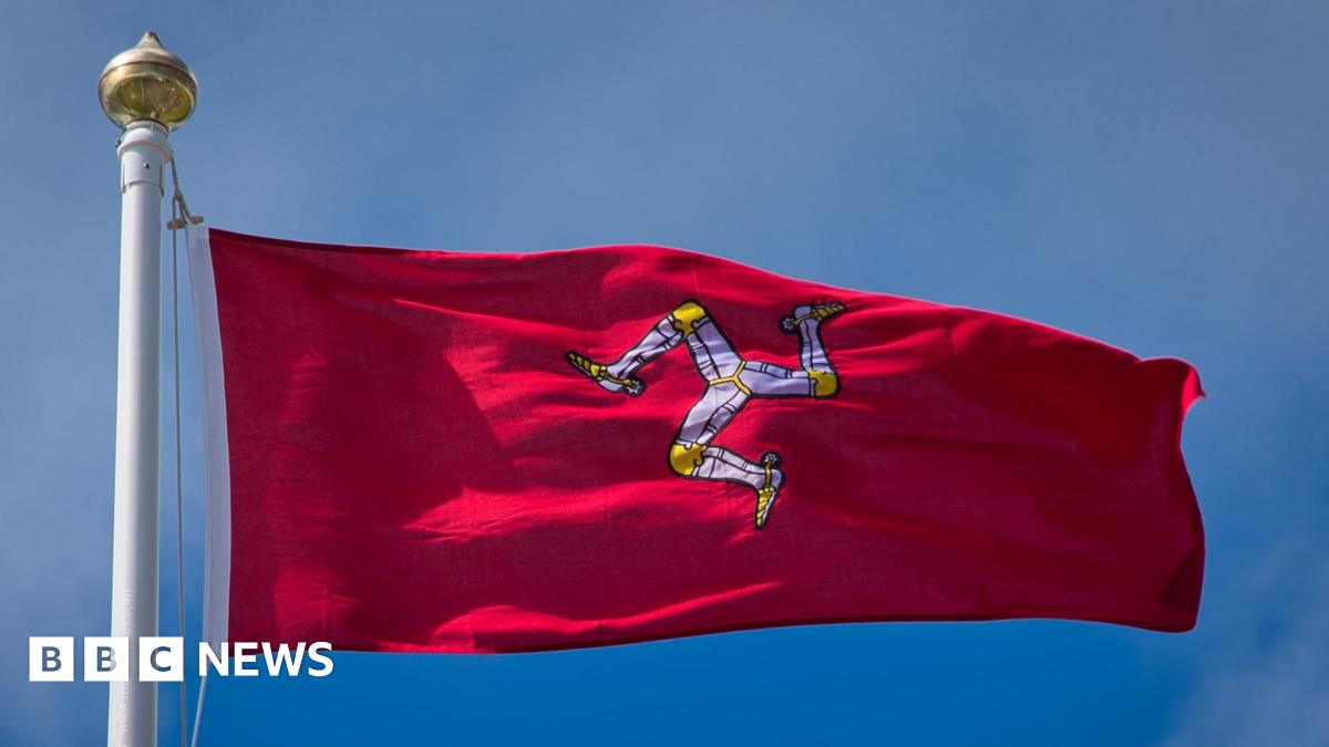 Online Manx language database to be expanded after funding boost - BBC News