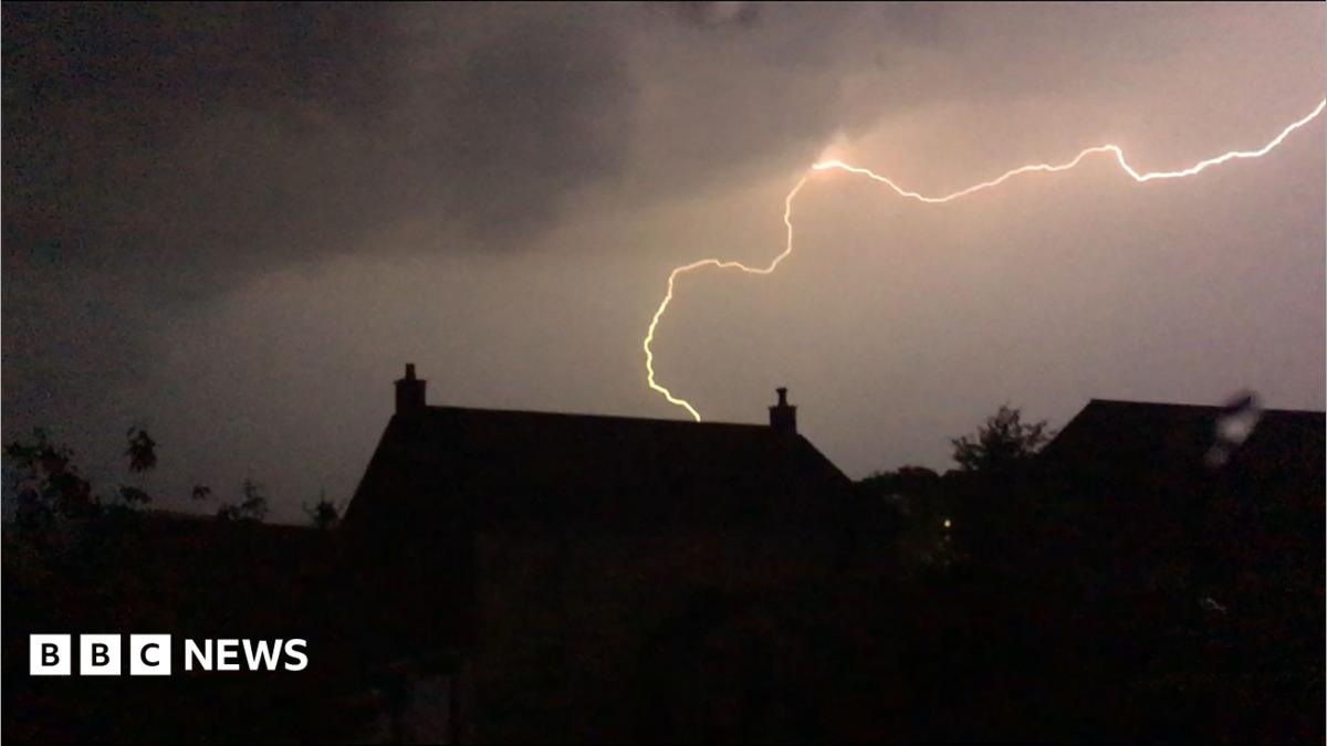Thunderstorm disruption warning for East of England - BBC News