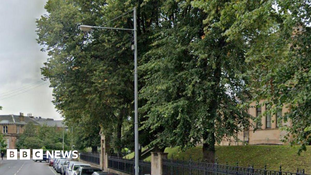 Glasgow City Council fined £86k after lamppost fell onto man - BBC News