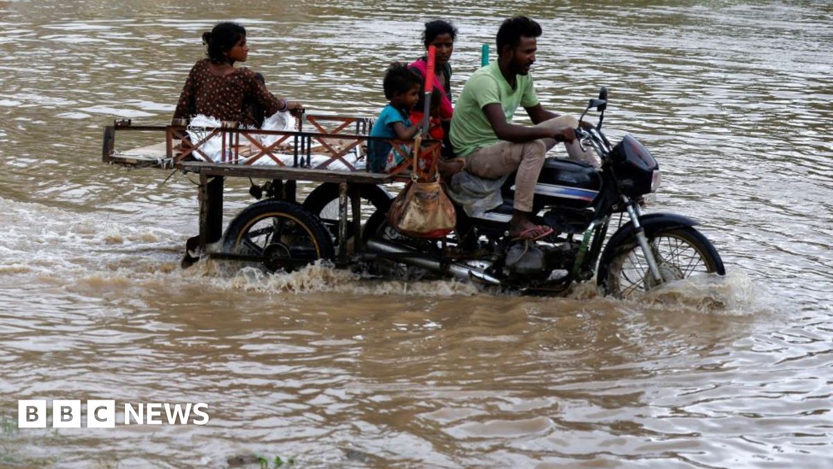 Gujarat floods: At least 28 dead as heavy rains lash Indian state - BBC ...