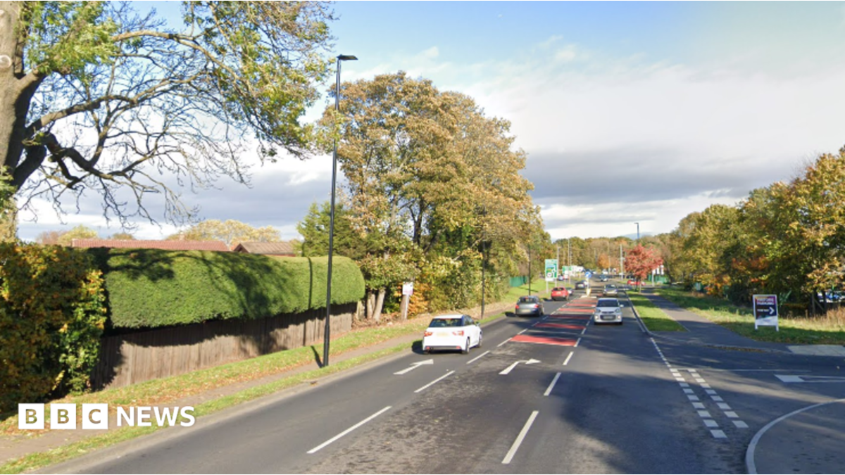 Man, 80, badly injured while crossing road in Doncaster - BBC News