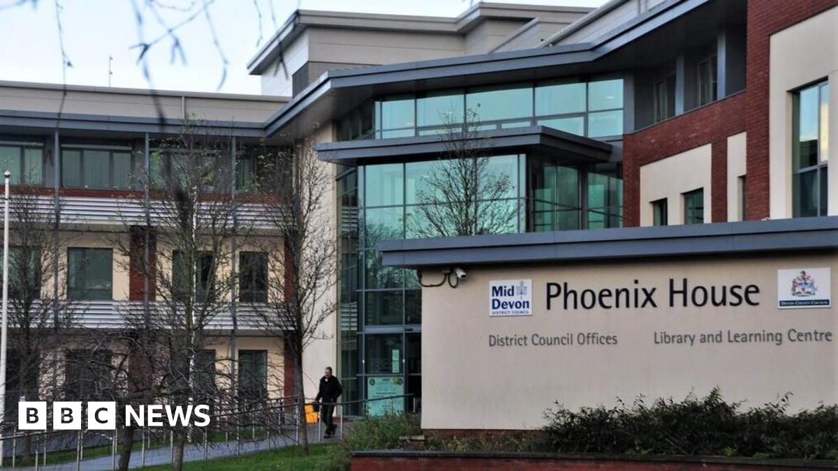 More than 20 social homes set for demolition in Devon - BBC News