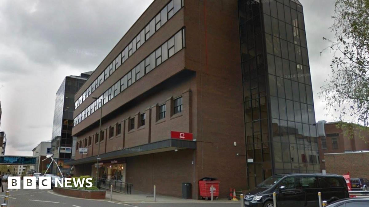 Woking: New tower block in town centre approved by council - BBC News