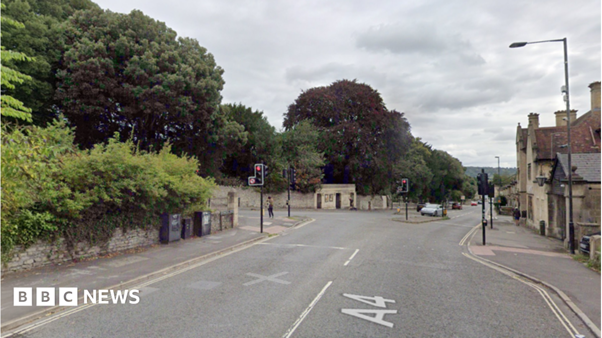 Bath: Teenage boy hit by car suffers fractured skull - BBC News