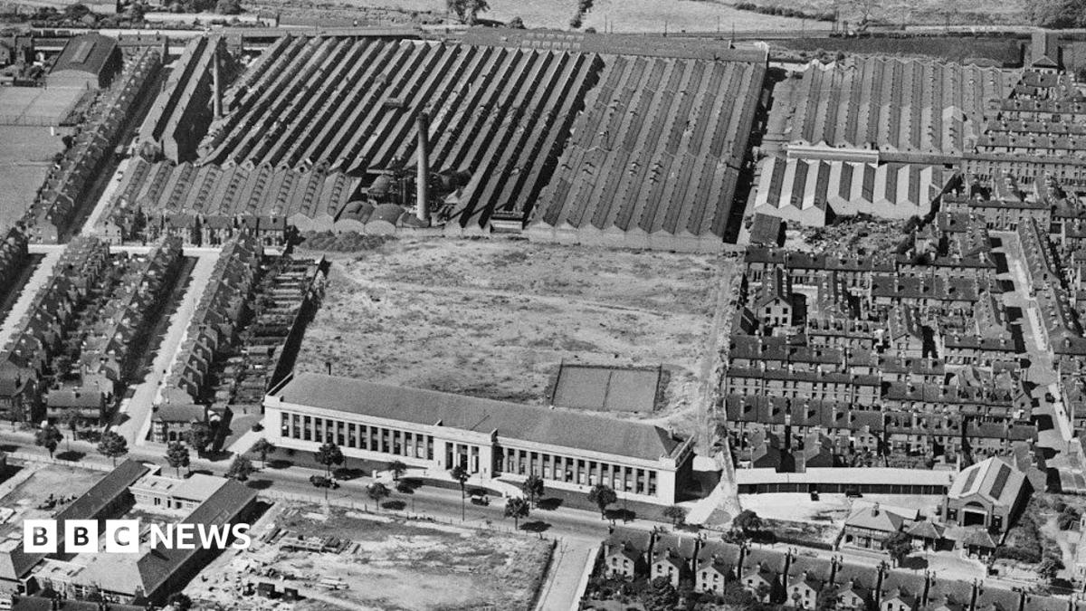 How a closed building reflects Nottingham's 'social changes' - BBC News