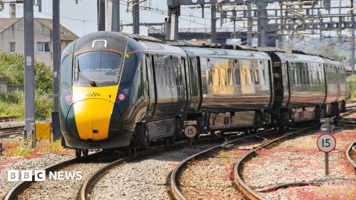 Great Western Railway: Reading and London Euston test runs begin - BBC News