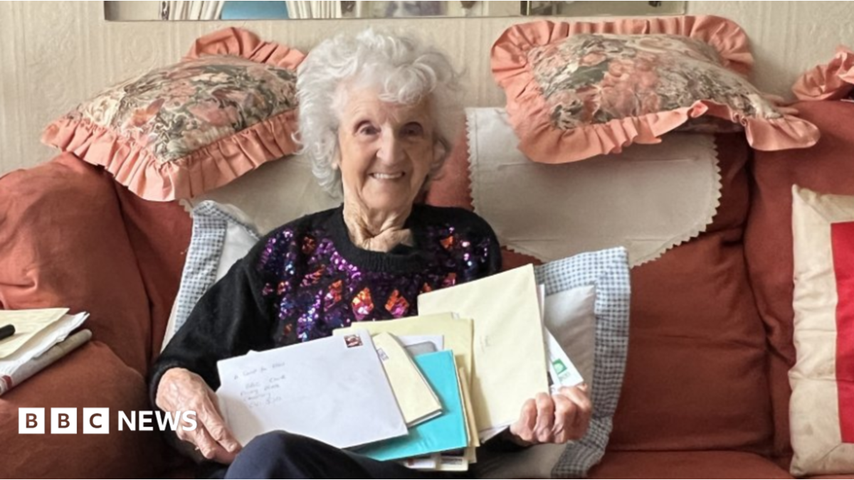 Mountain of birthday cards suprise for 100-year-old - BBC News