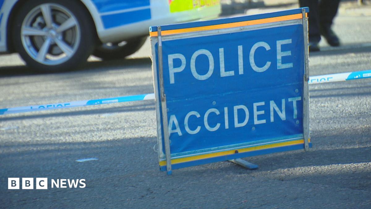 Man, 32, dies in crash with HGV on A75 at Springholm - BBC News