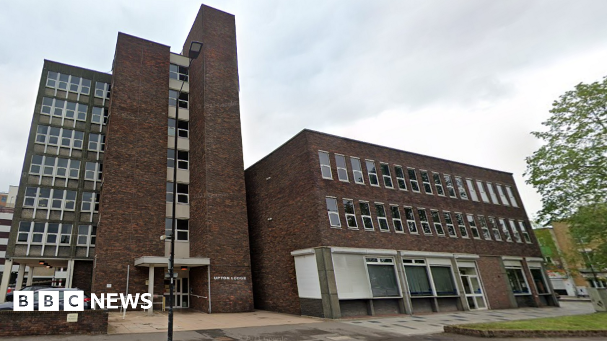 Slough Borough Council-owned office complex set to be sold - BBC News
