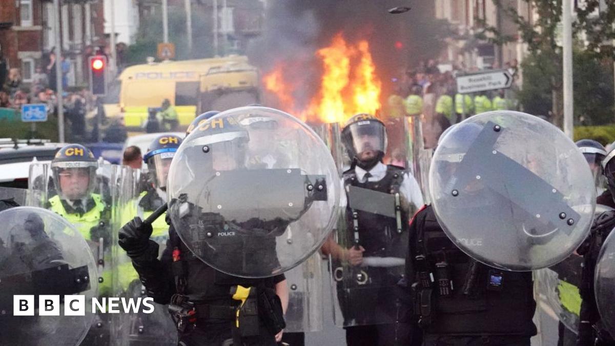 Southport attack: Did social media fan the flames of riot? - BBC News