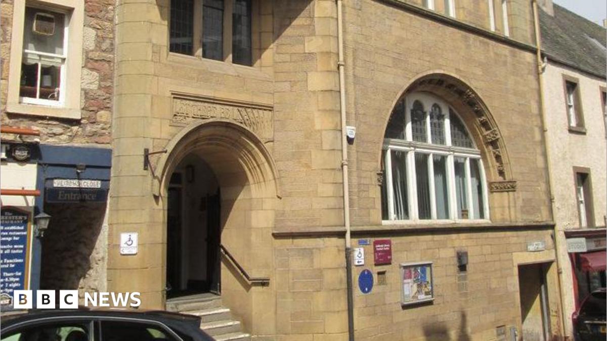 Councillor defends his purchase of Jedburgh's Carnegie library - BBC News