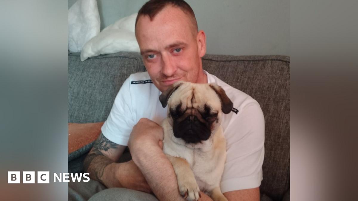 Jarrow crash: Motorcyclist Stephen Robson 'had a heart of gold' - BBC News