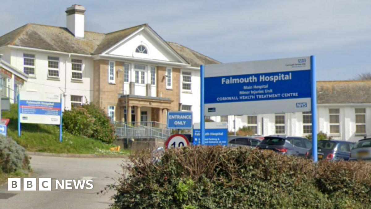 Falmouth Community Hospital X-ray machine being repaired - BBC News
