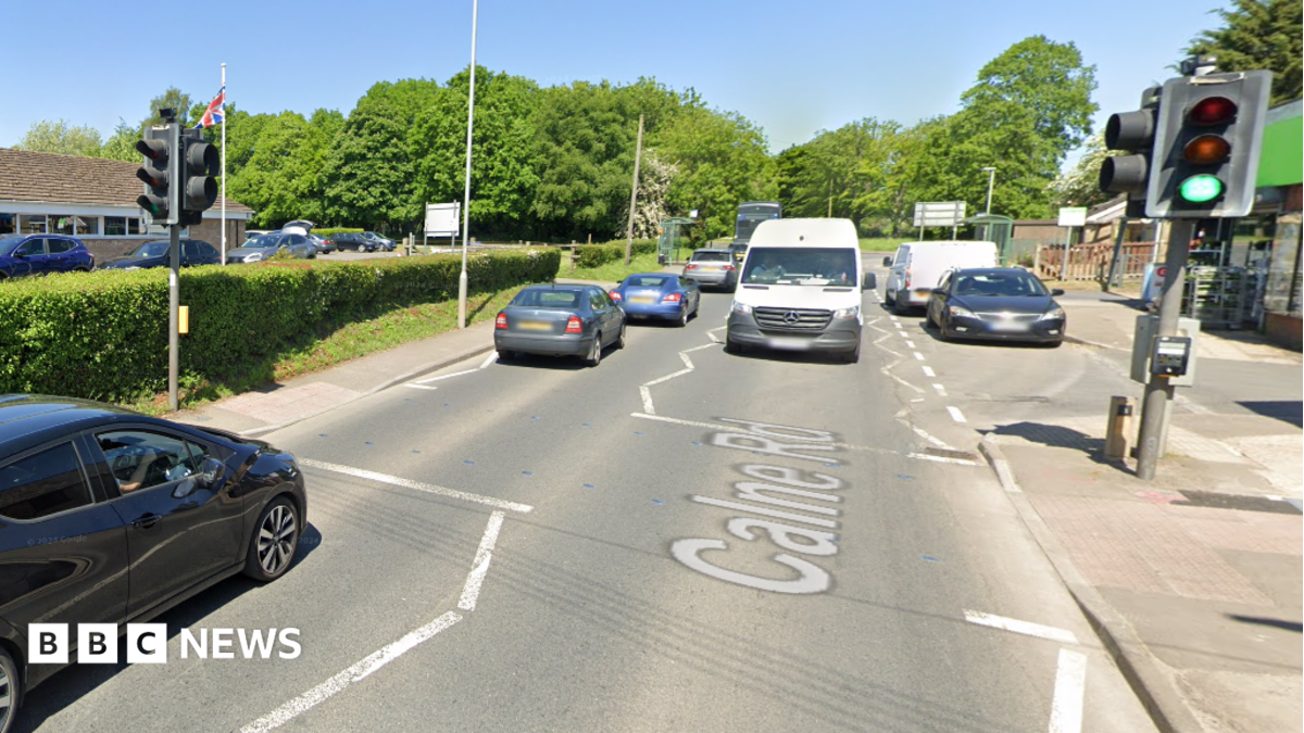 A3102 roadworks in Wiltshire as crossing is upgraded - BBC News