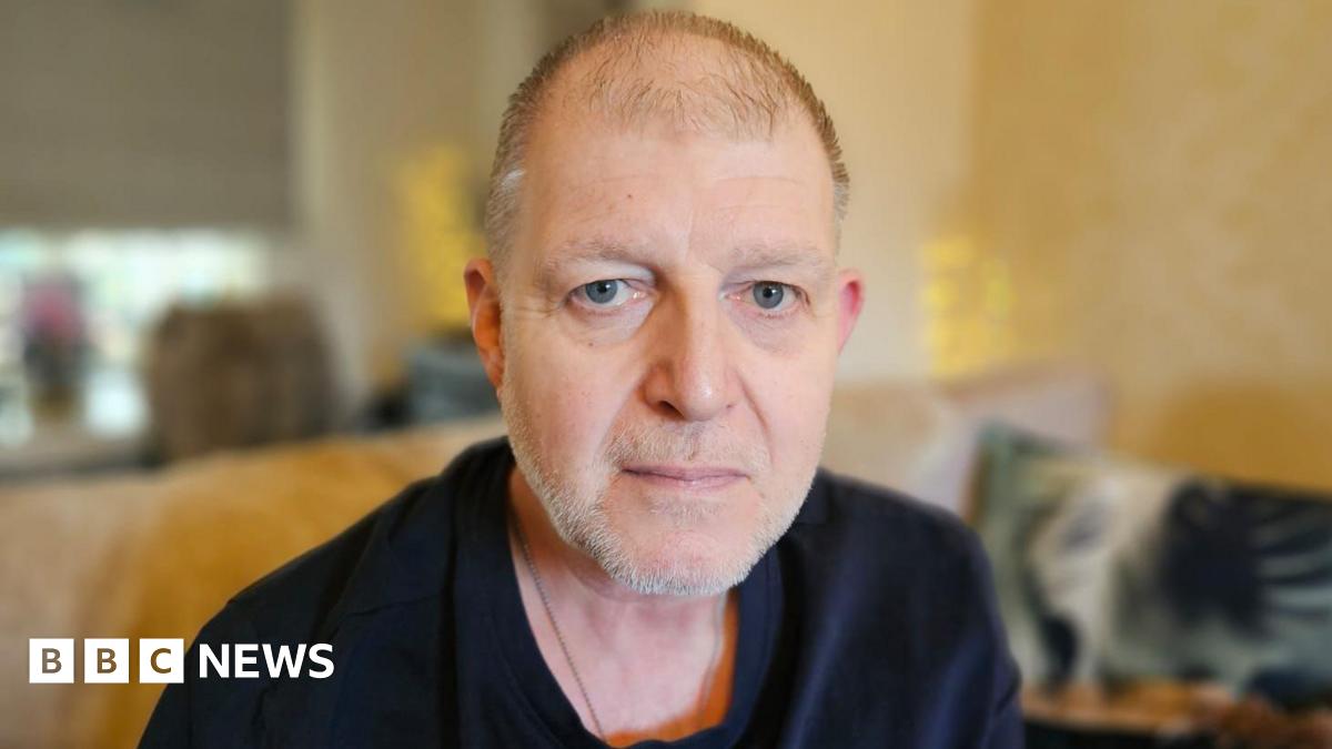 Derby man left waiting more than a year for a wheelchair - BBC News