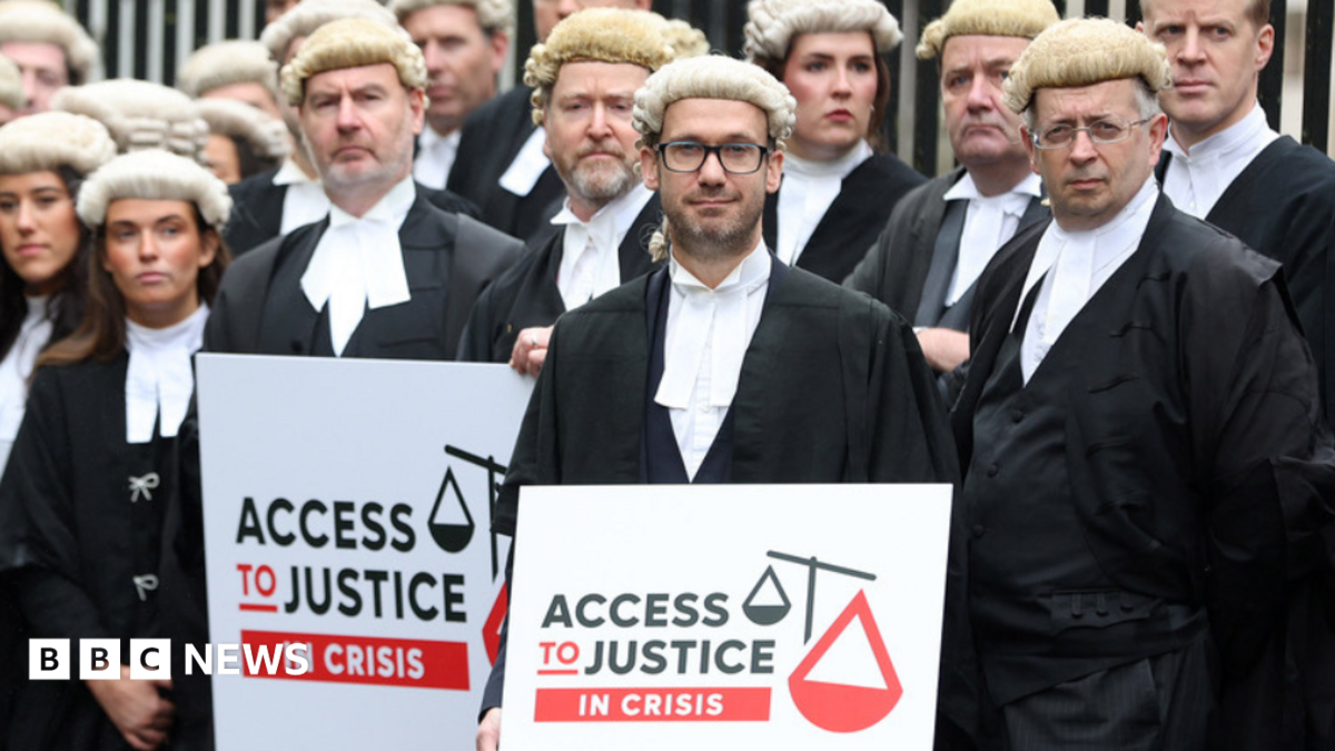 Barristers in Northern Ireland to strike over legal aid dispute - BBC News