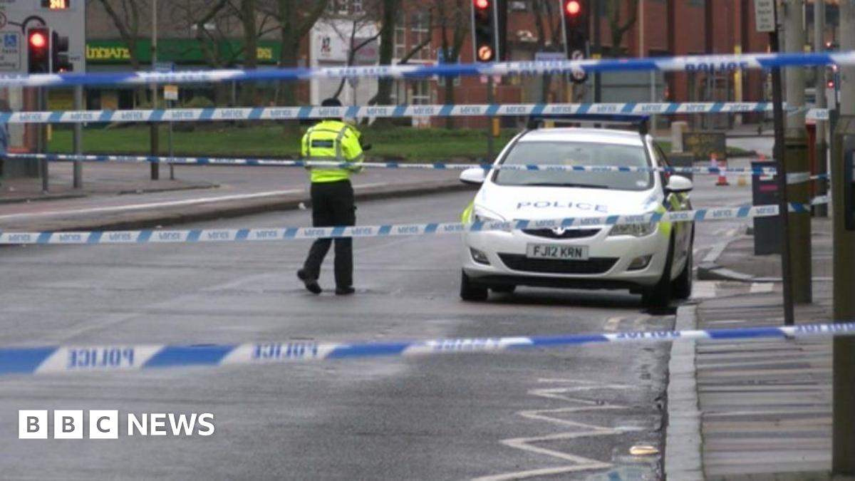 Leicester: Murder trial follows death of 2014 attack victim - BBC News