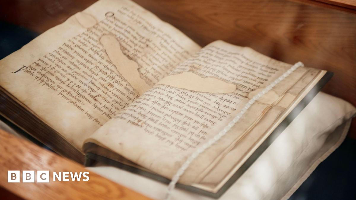 New Exeter choir's songs based on 10th Century riddle book - BBC News