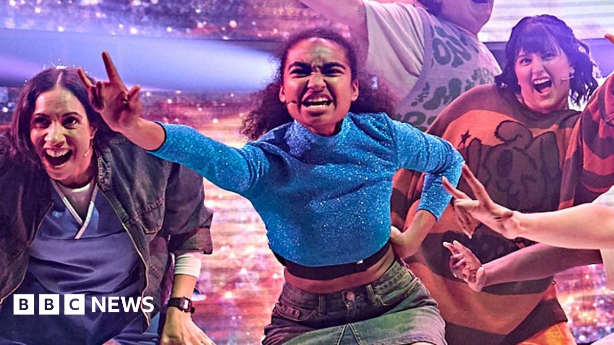 Fangirls aren't silly, they're powerful says playwright Yve Blake - BBC ...