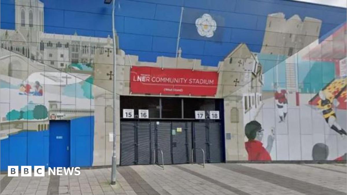 York City FC warns fans about pyrotechnics and missile throwing - BBC News
