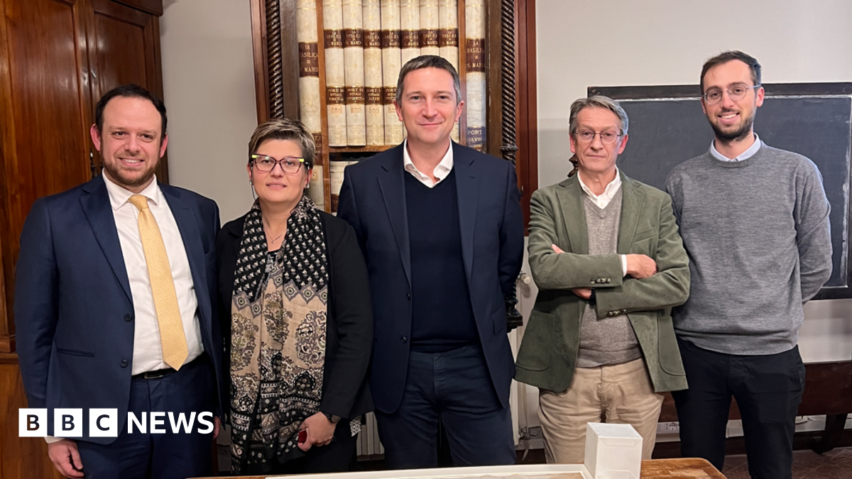 University restores historic Venetian record - BBC News