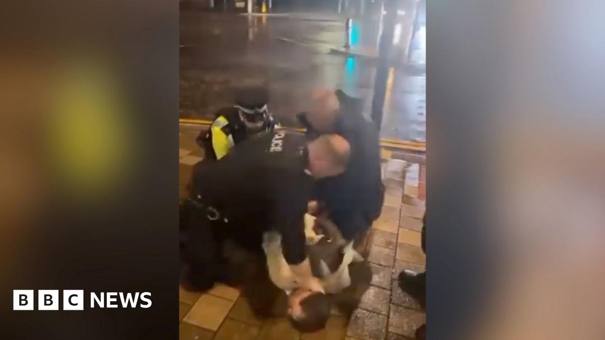 Blackpool police standards probe over footage of man's arrest - BBC News