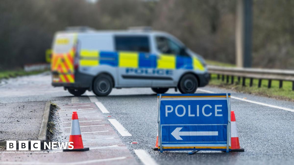 Dorchester: Woman in hospital after A35 crash - BBC News