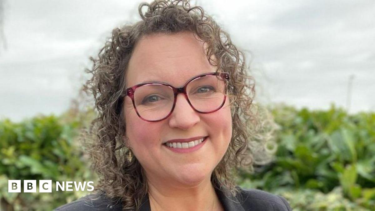 Female-majority cabinet to rule Derby City Council - BBC News