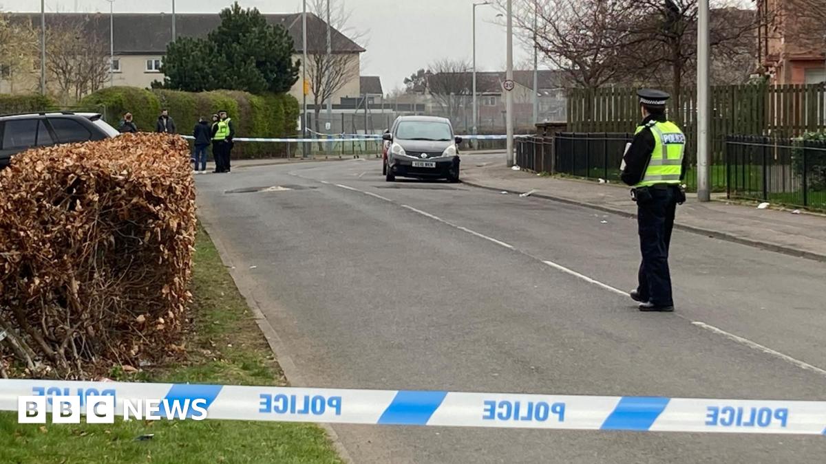 Groups 'targeting each other' in Edinburgh shooting incidents - BBC News