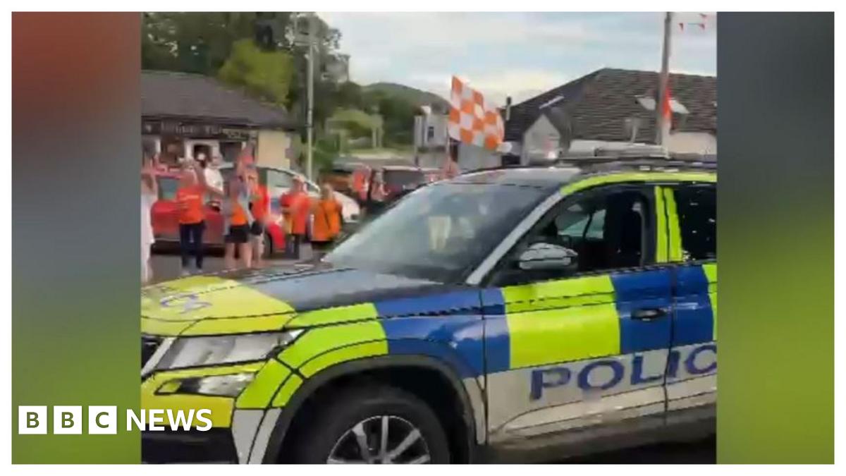 Armagh video: Criminal probe into officers who celebrated win - BBC News