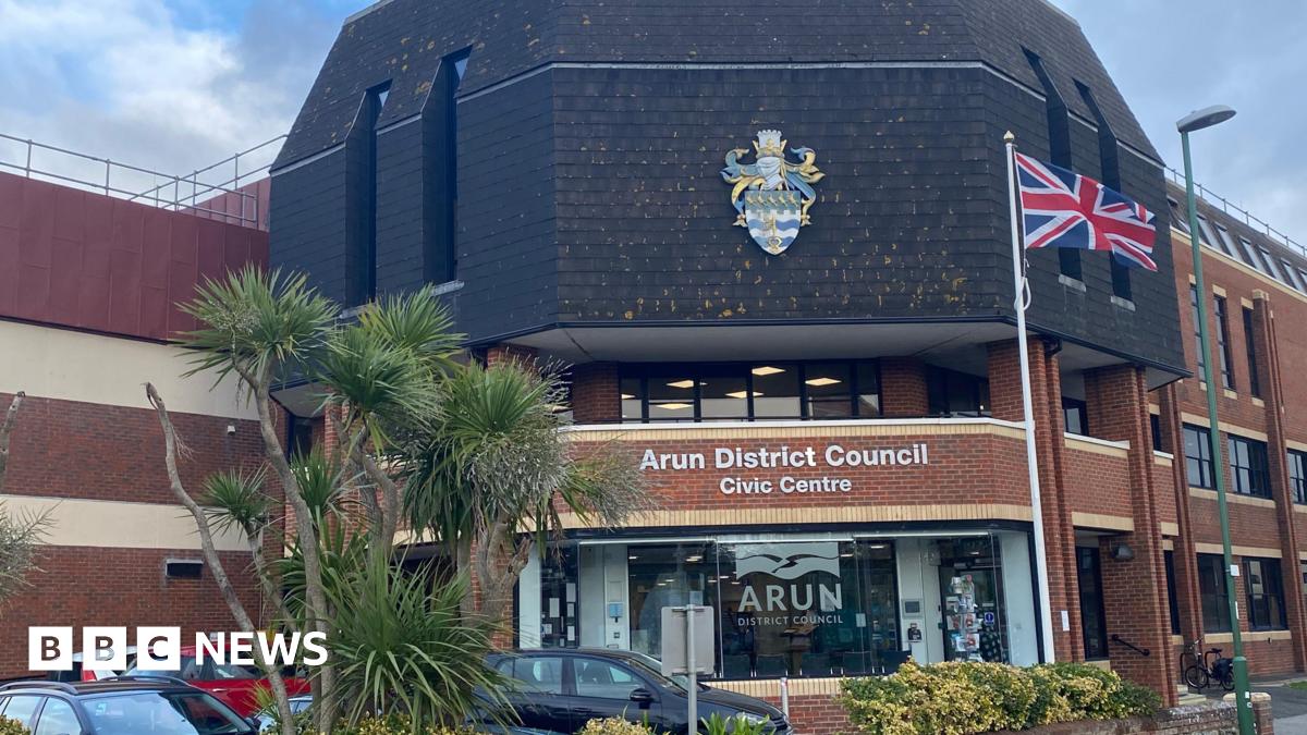 Council spends £2m on temporary accommodation - BBC News