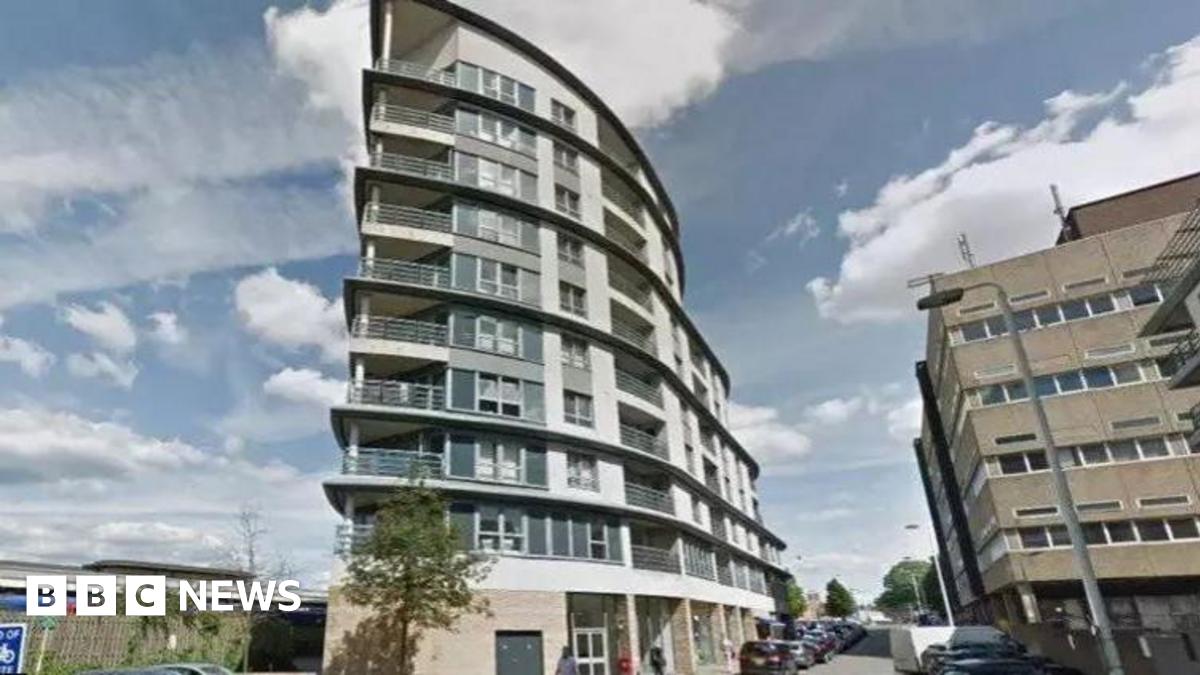 Woking tower block businesses fear for survival - BBC News