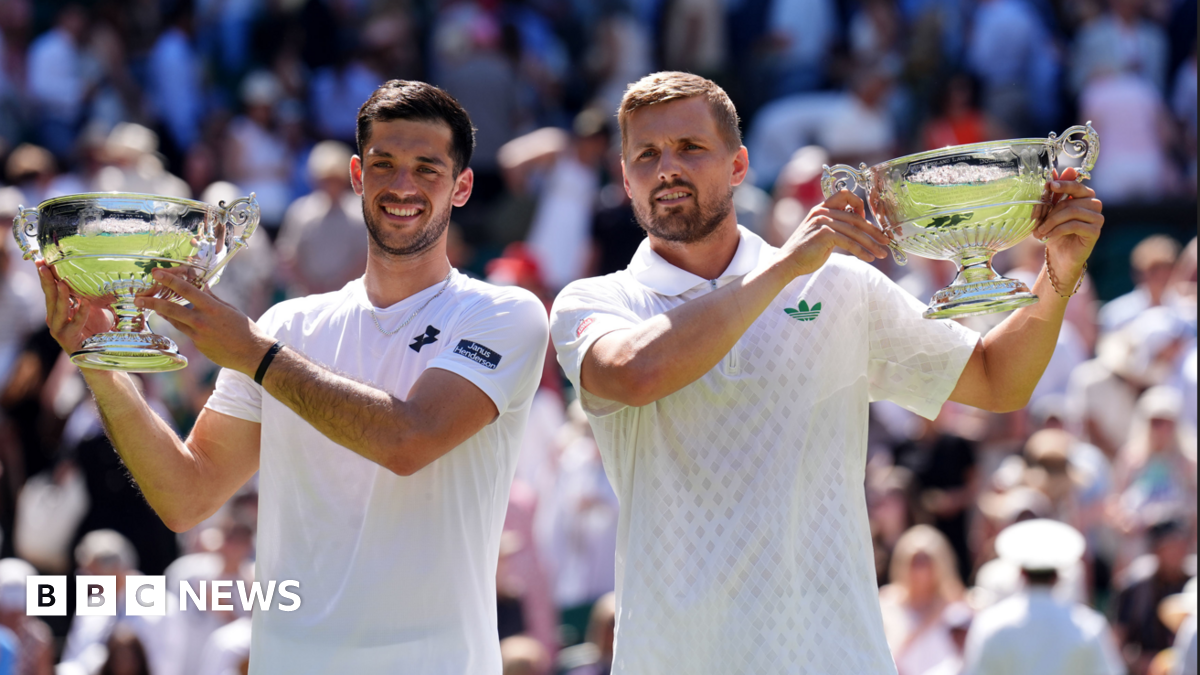 Glasspool's appreciation for former Wythall PE teacher's support - BBC News