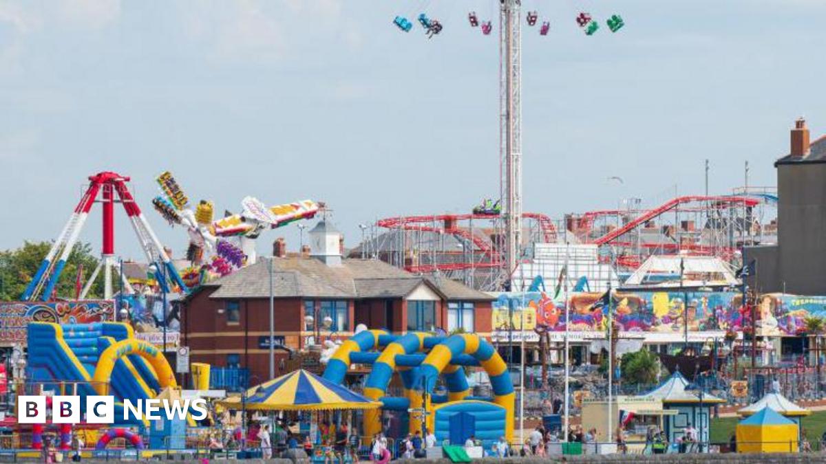 Barry Island funfair: Teenager injured settles for £27,000 - BBC News