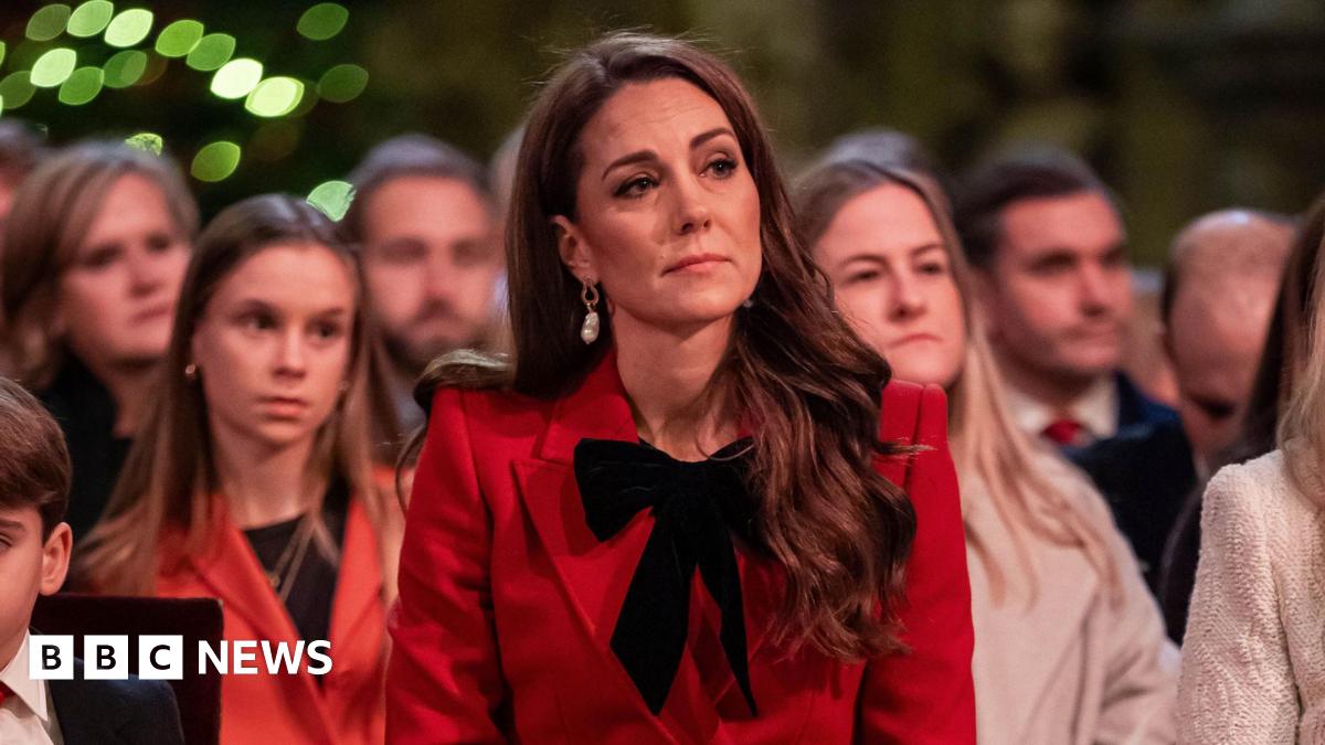 Catherine asks singers for shanty in carol service - BBC News