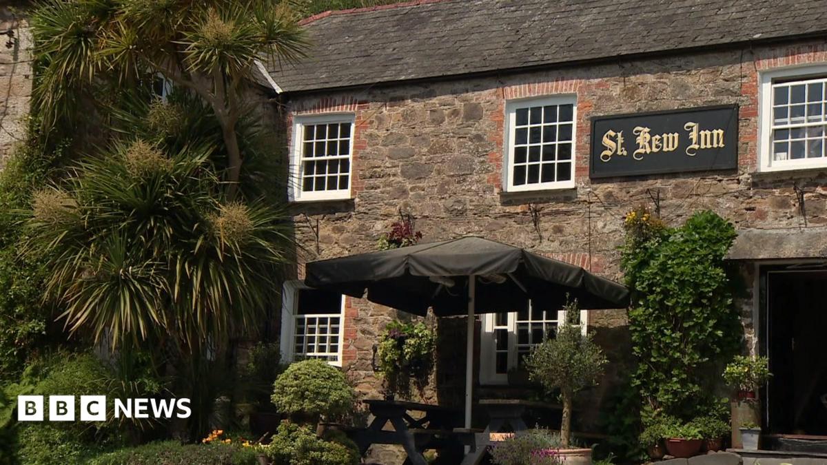 Cornwall village pub's beer garden crowned most nature-friendly - BBC News