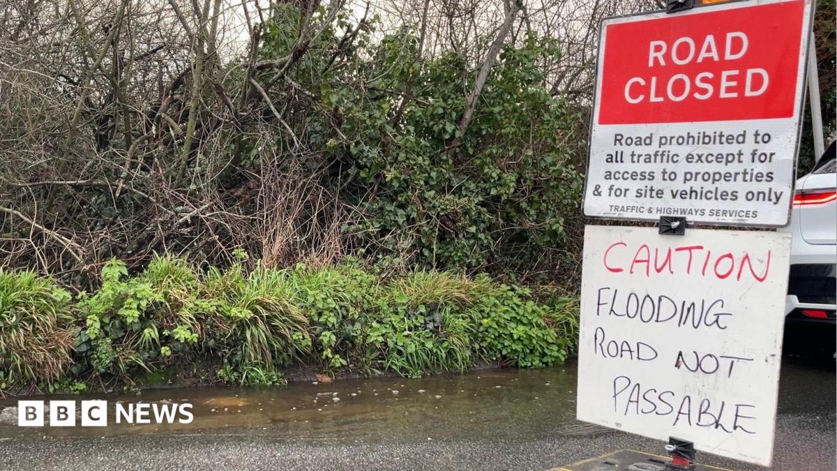 Guernsey States wants to look at flood risk at the Bridge - BBC News