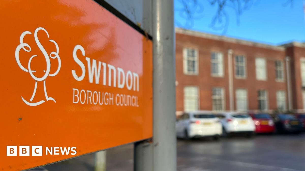 'Only spend if essential', says Swindon Council boss - BBC News